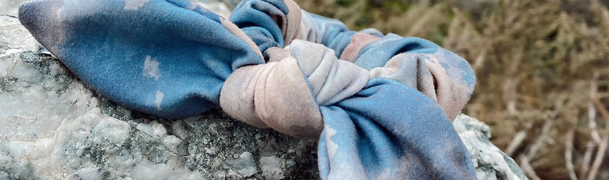 TIE SCRUNCHIES – Stella and Gray